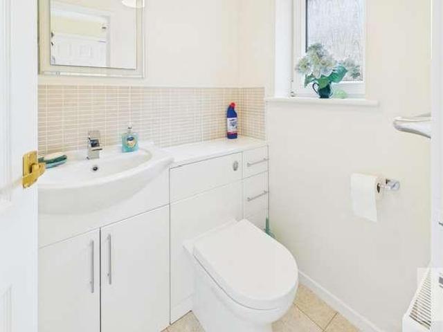 4 bed house for sale