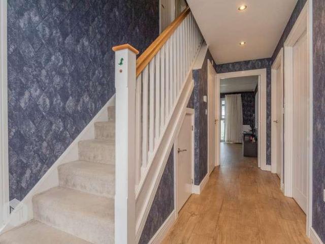 4 bed house for sale