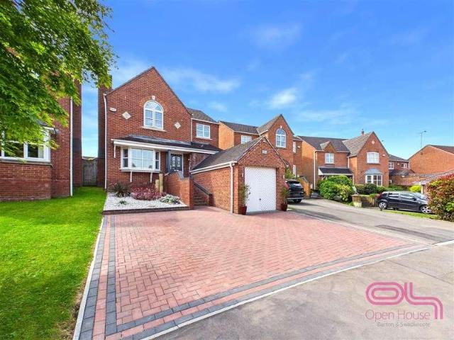 4 bed house for sale