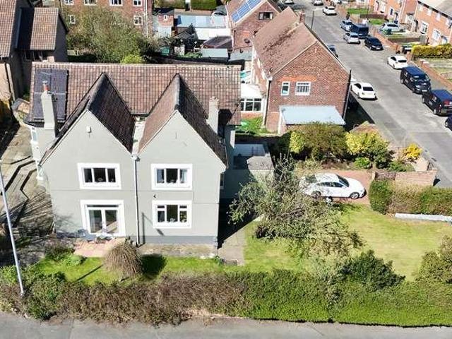 4 bed house for sale