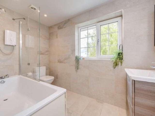 4 bed house for sale