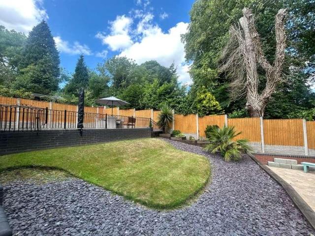 4 bed house for sale