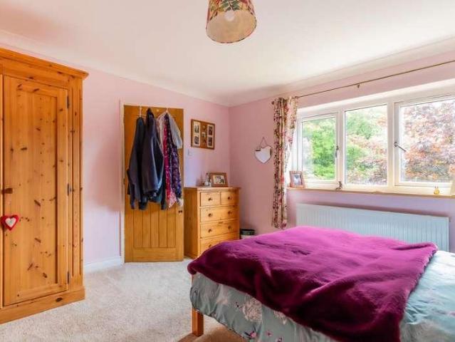 4 bed house for sale