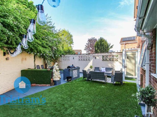 4 bed house for sale
