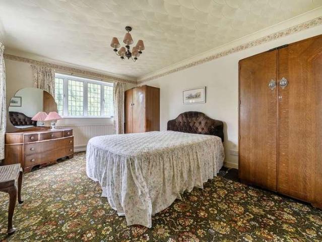 4 bed house for sale