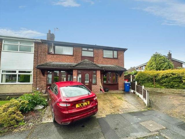 4 bed house for sale