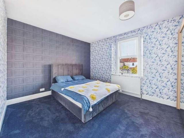 4 bed house for sale