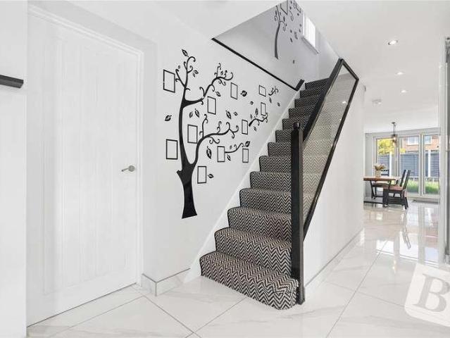 4 bed house for sale