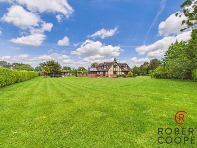 4 bed house for sale