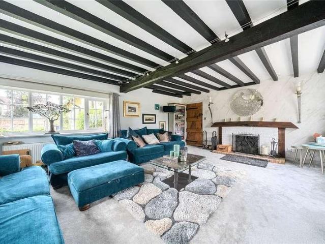 4 bed house for sale