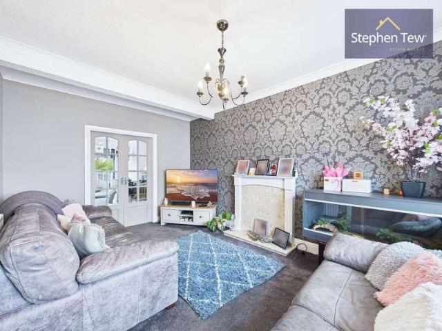 4 bed house for sale