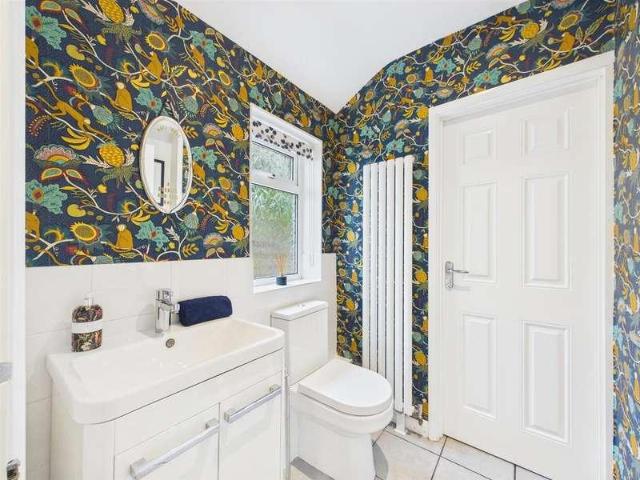 4 bed house for sale