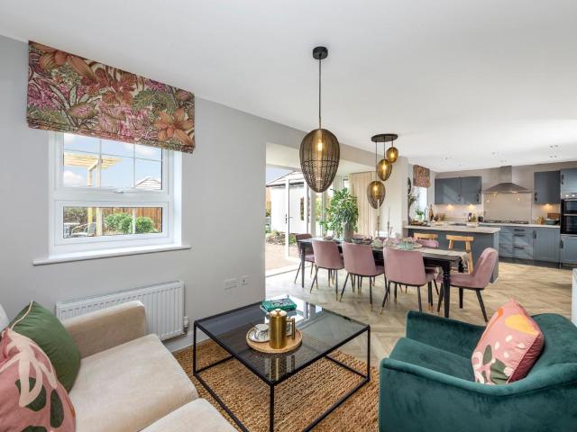4 bed house for sale