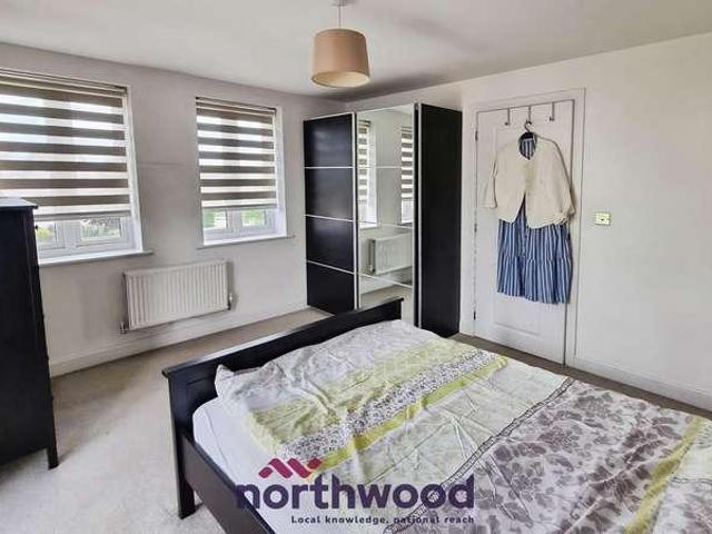 4 bed house for sale