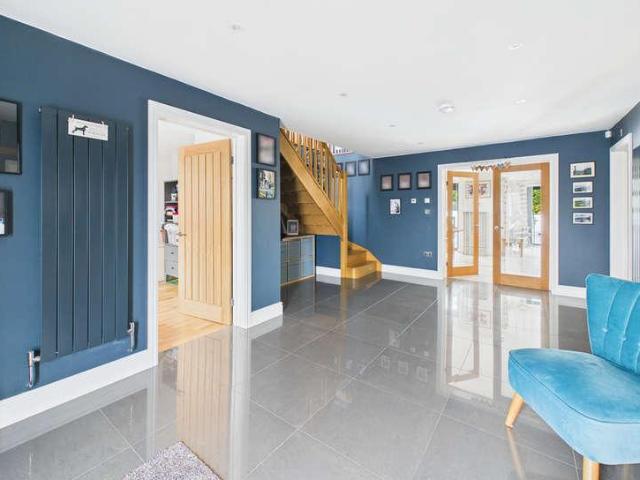 4 bed house for sale