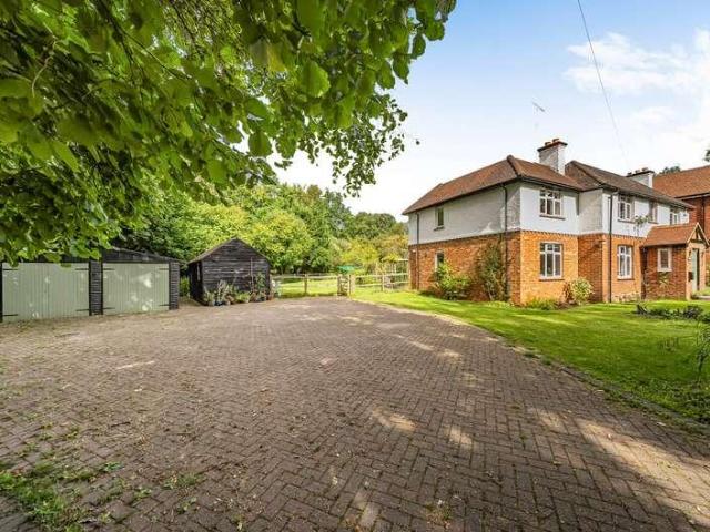 4 bed house for sale