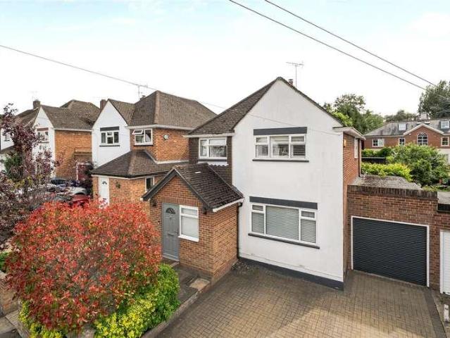 4 bed house for sale
