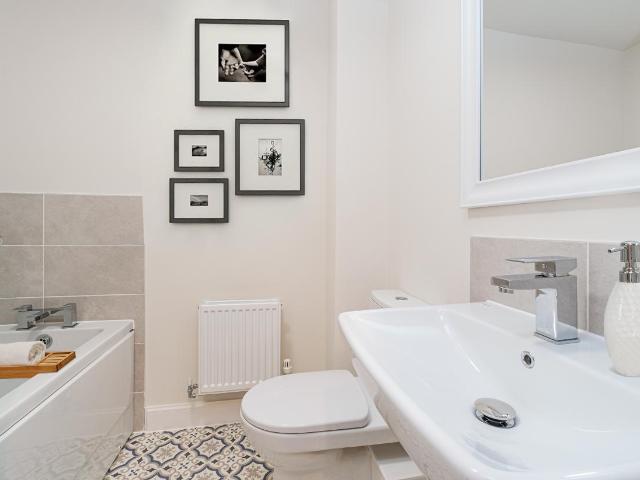 4 bed house for sale