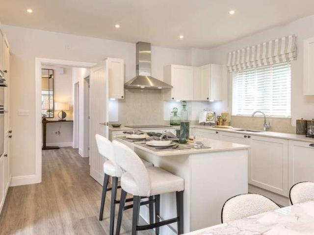 4 bed house for sale