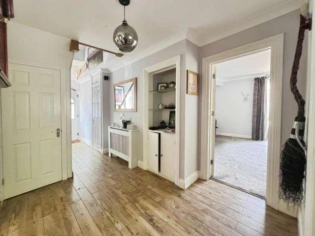 4 bed house for sale