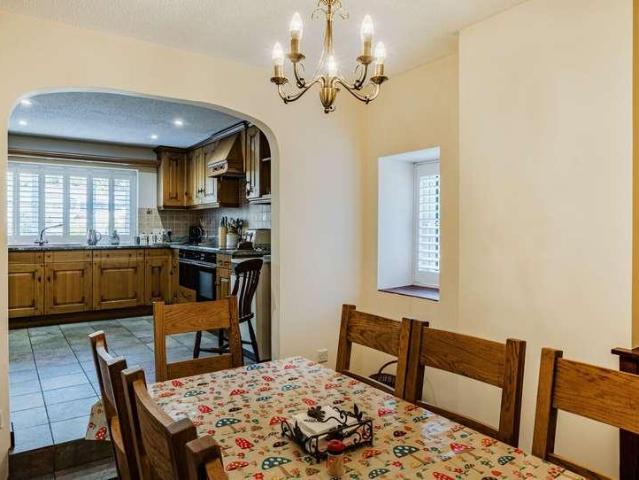 4 bed house for sale