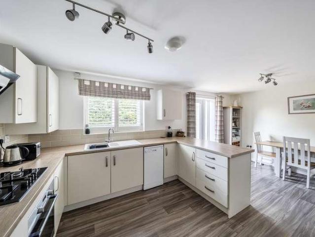 4 bed house for sale