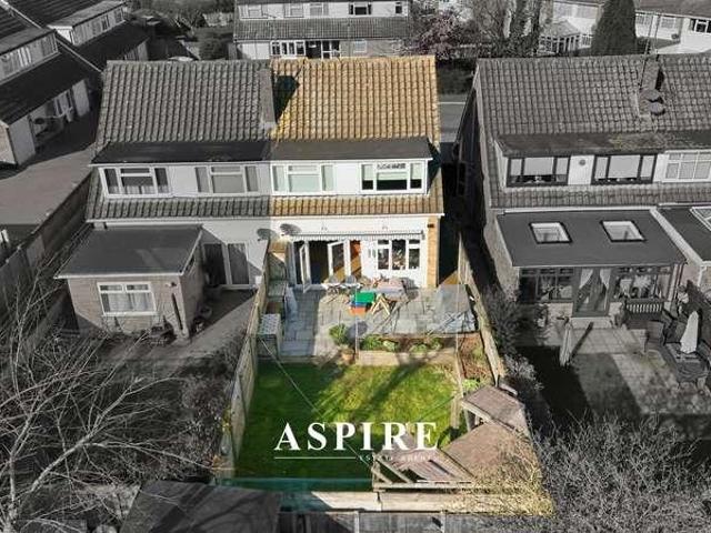 4 bed house for sale