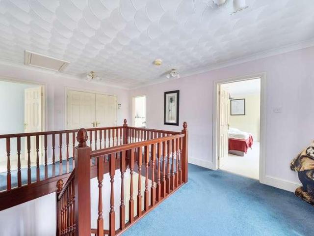 4 bed house for sale