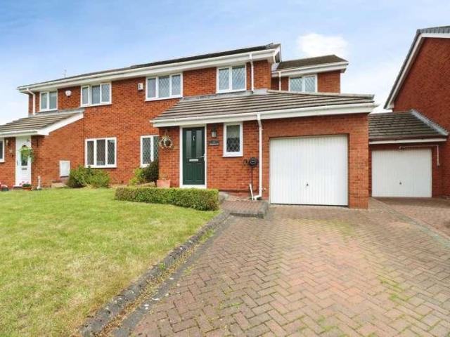 4 bed house for sale