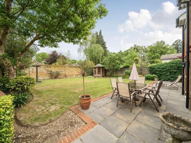 4 bed house for sale