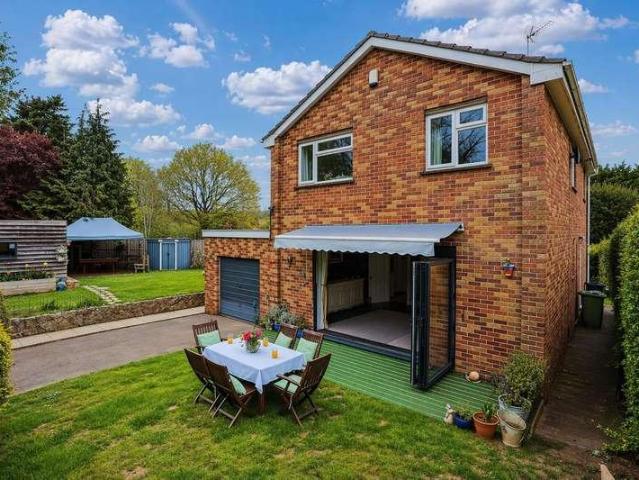4 bed house for sale
