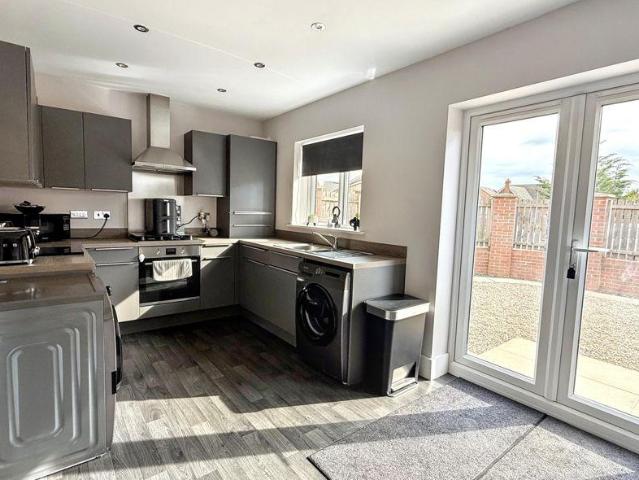 4 bed house for sale