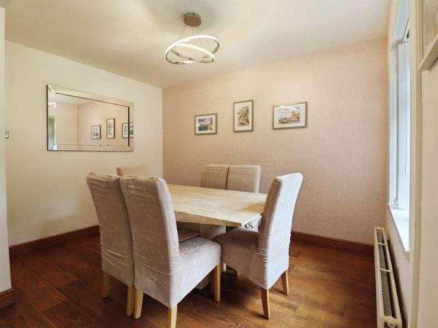 4 bed house for sale