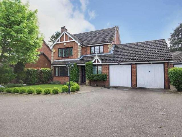 4 bed house for sale