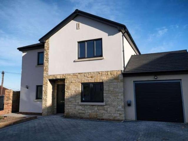 4 bed house for sale