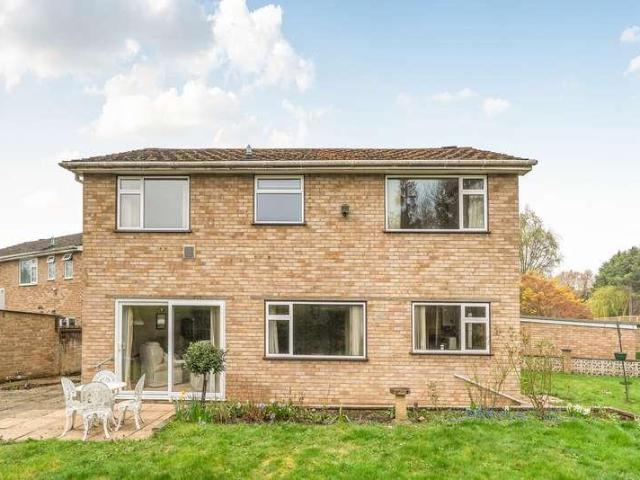 4 bed house for sale