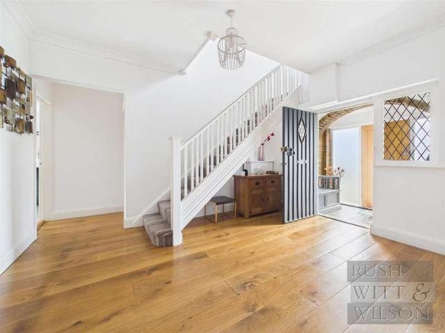 4 bed house for sale