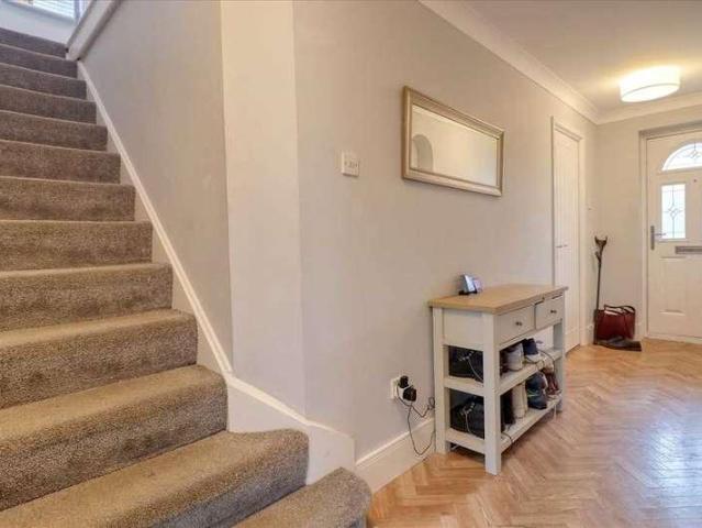 4 bed house for sale