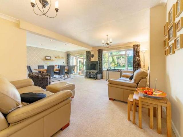 4 bed house for sale