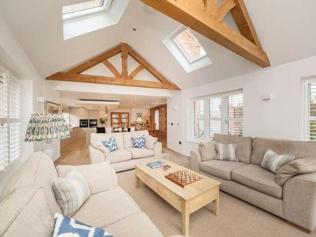 4 bed house for sale