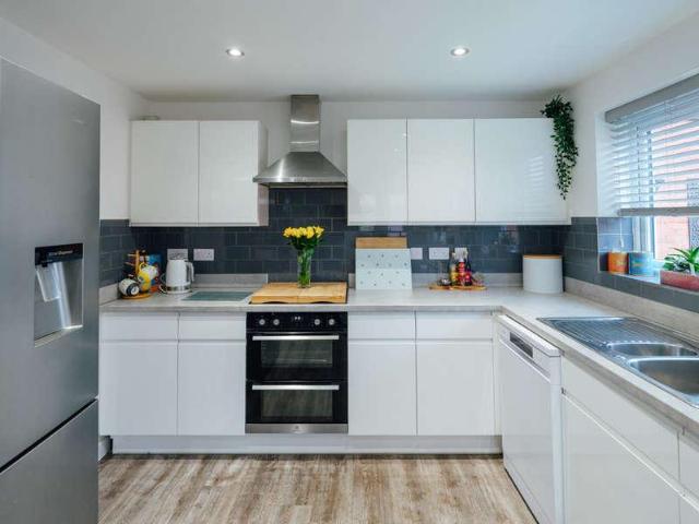 4 bed house for sale