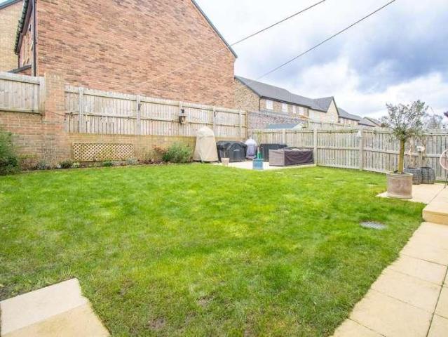 4 bed house for sale