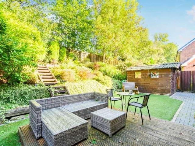 4 bed house for sale
