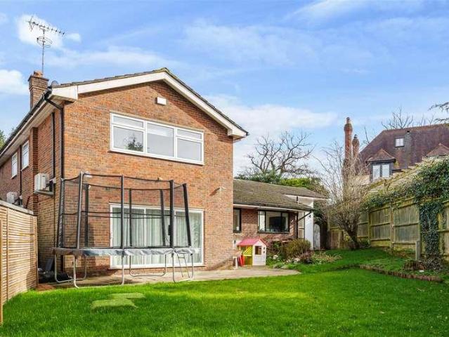 4 bed house for sale