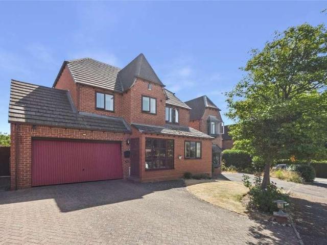 4 bed house for sale