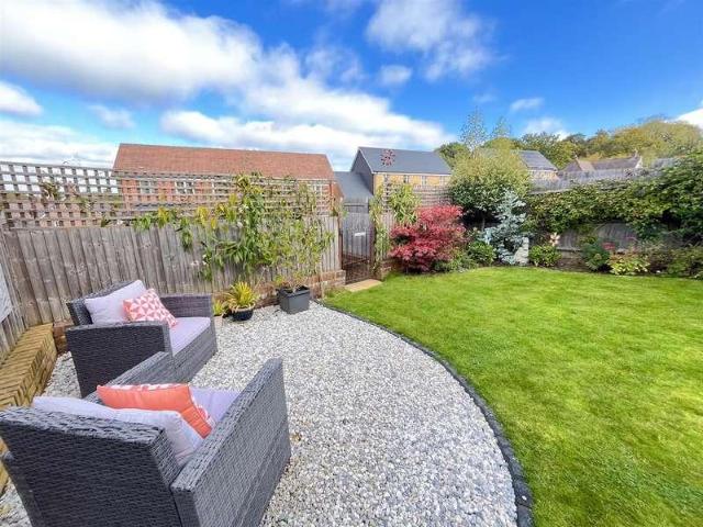 4 bed house for sale