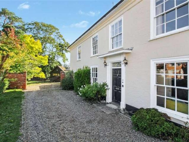 4 bed house for sale