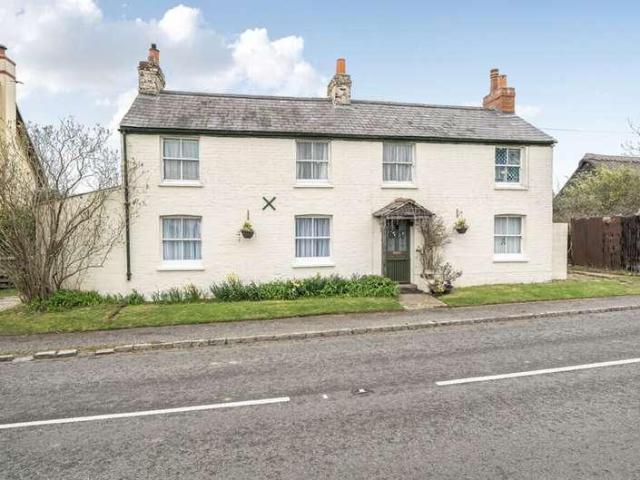 4 bed house for sale
