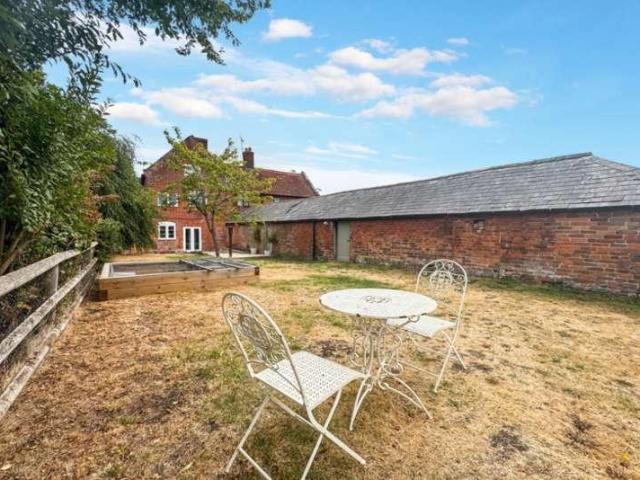 4 bed house for sale