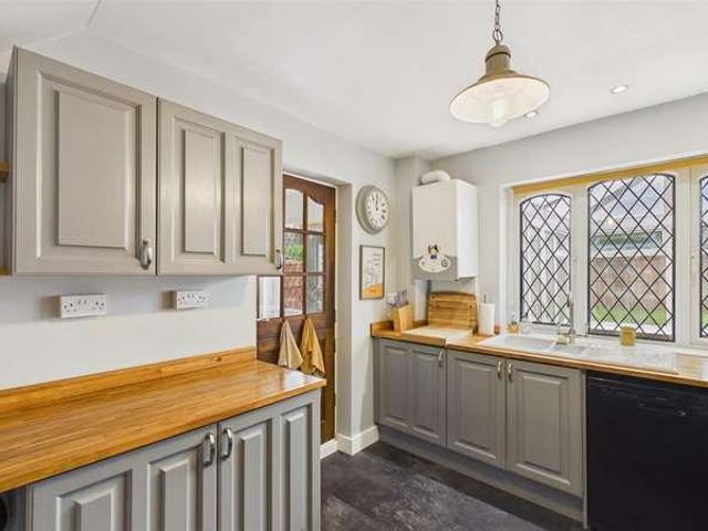 4 bed house for sale